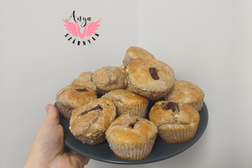 Kovászmaradékos túrós-diós muffin - Anyaszárnyak